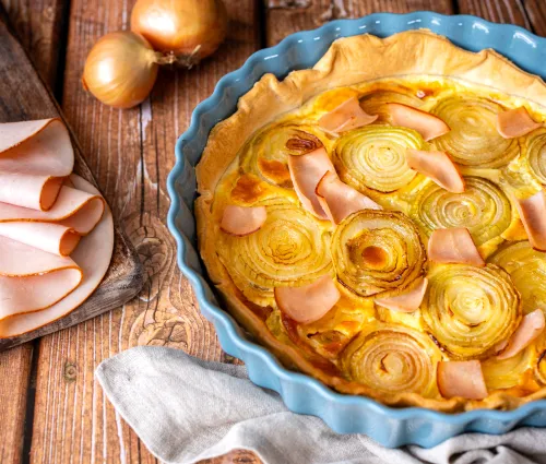 Tarte à l'oignon et blanc de poulet | Recette de Fleury Michon